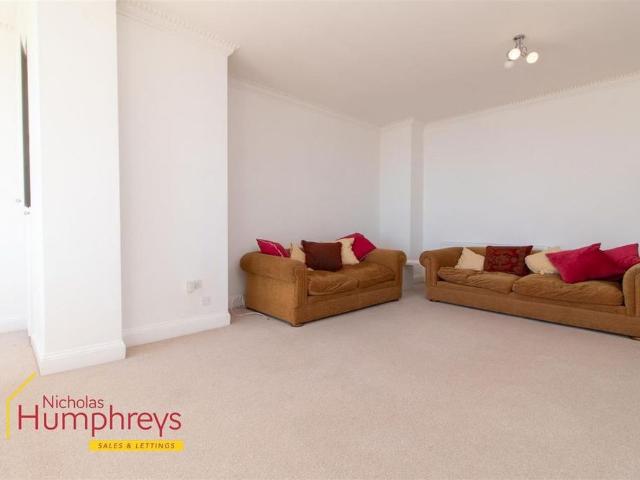 2 bedroom apartment to rent
