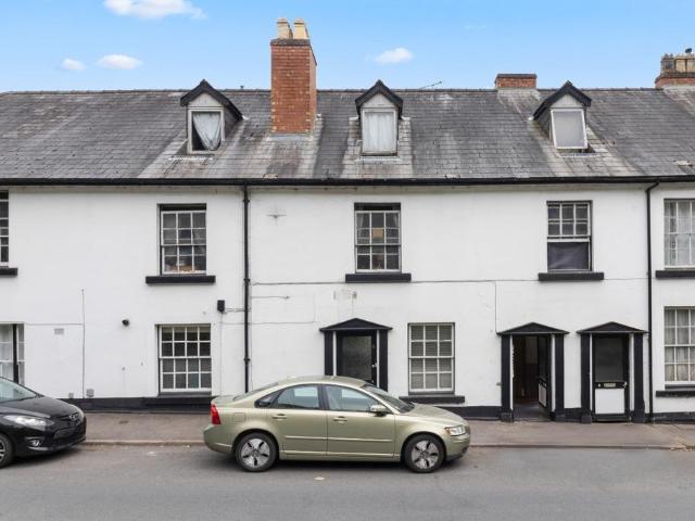 2 bedroom apartment to rent
