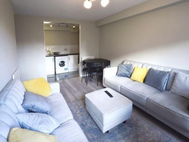 2 bedroom apartment to rent