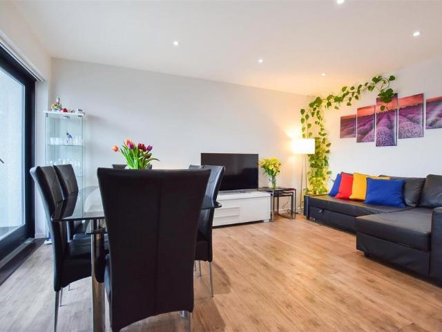 2 bedroom apartment to rent