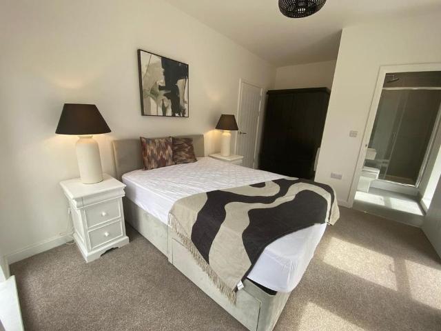 2 bedroom apartment to rent