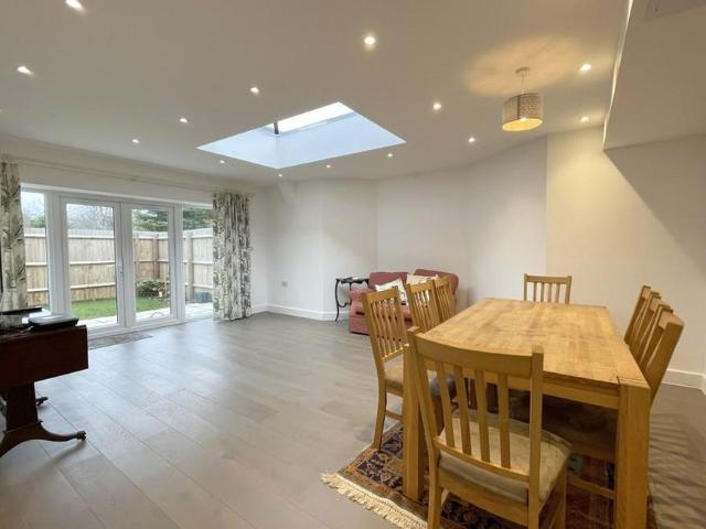 2 bedroom apartment to rent