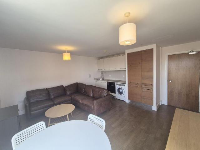 2 bedroom apartment to rent