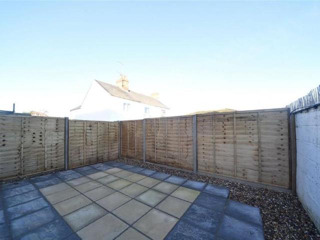 2 bedroom apartment to rent