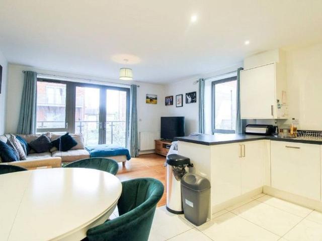 2 bedroom apartment to rent