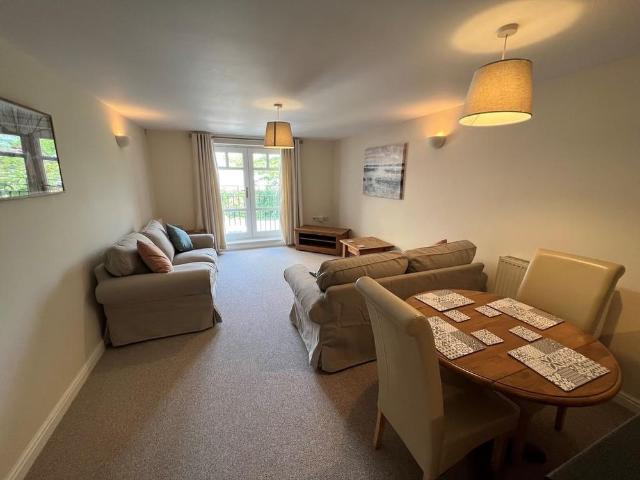 2 bedroom apartment to rent