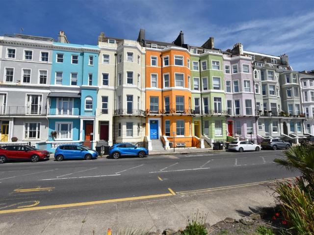 2 bedroom apartment to rent