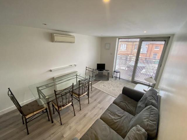 2 bedroom apartment to rent