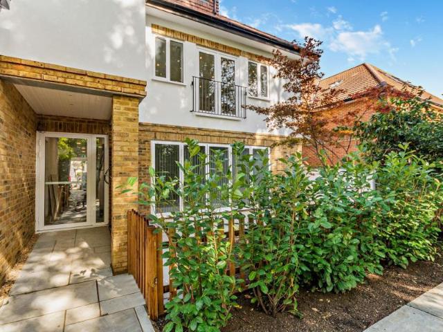 2 bedroom apartment to rent
