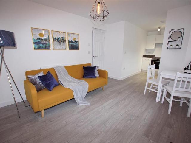 2 bedroom apartment to rent