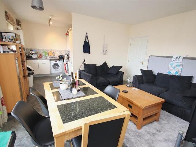 2 bedroom apartment to rent