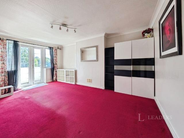 2 bedroom apartment to rent Court House Mansions, Eastway, Epsom, KT19
