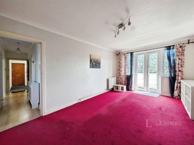 2 bedroom apartment to rent Court House Mansions, Eastway, Epsom, KT19