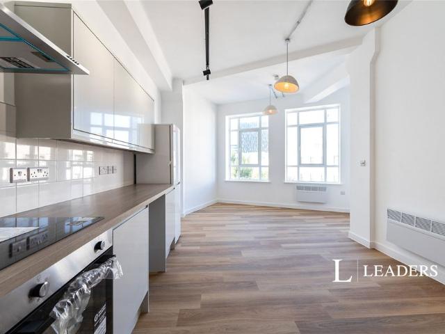 2 bedroom apartment to rent Commercial Road, Portsmouth, Hampshire, PO1
