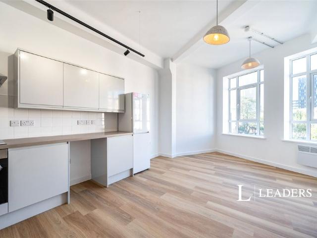 2 bedroom apartment to rent Commercial Road, Portsmouth, Hampshire, PO1