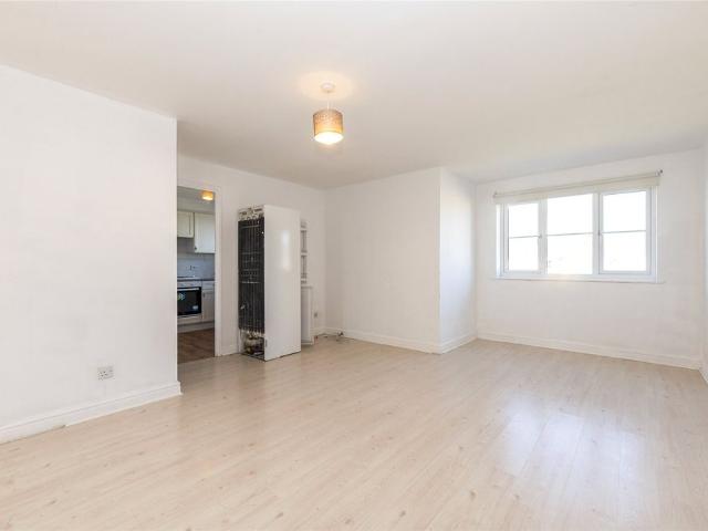 2 bedroom apartment to rent Concord Court, Winery Lane, Kingston Upon Thames, KT1