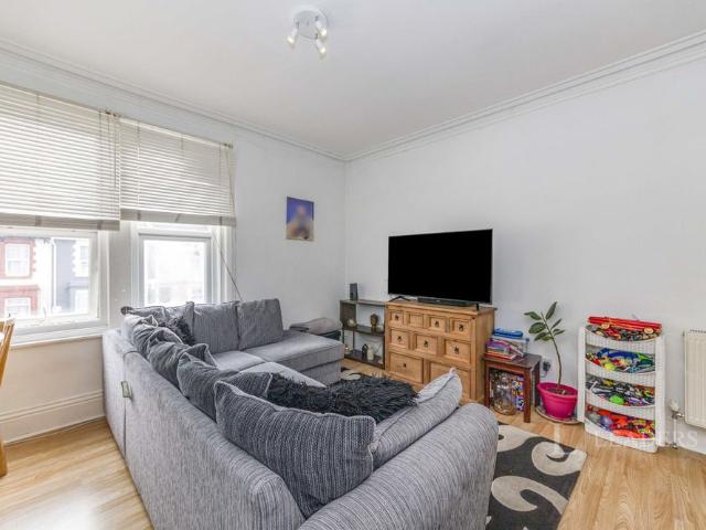 2 bedroom apartment to rent Copnor Road, Portsmouth, Hampshire, PO3