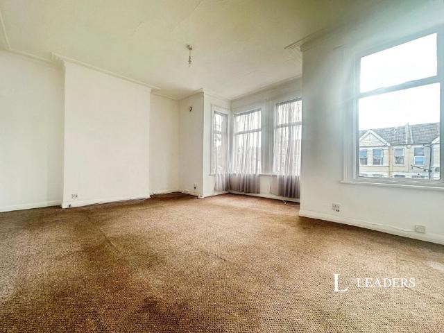 2 bedroom apartment to rent Cheltenham Road, Southend on Sea, Essex, SS1