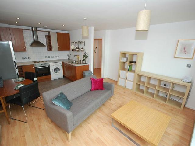 2 bedroom apartment to rent City South, 39 City Road East, Manchester, M15