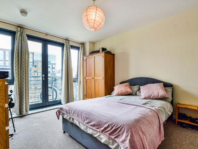 2 bedroom apartment to rent City South, 39 City Road East, Manchester, M15