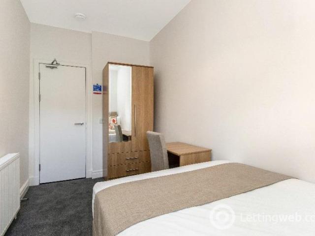 2 Bedroom Apartment to Rent at Dundee, Dundee City, Maryfield, Stobswell, England