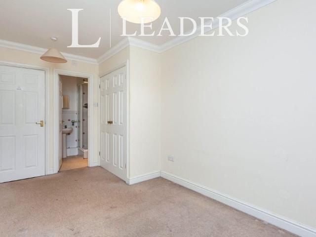 2 bedroom apartment to rent Bowes Close, Horsham, RH13