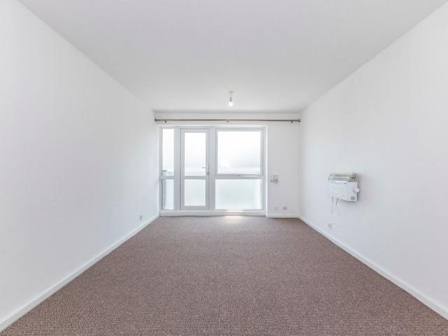 2 bedroom apartment to rent Basinghall Gardens, Sutton, SM2