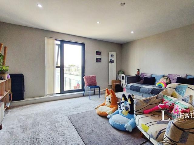 2 bedroom apartment to rent Beaumont Court, 61 71 Victoria Avenue, Southend on Sea, SS2