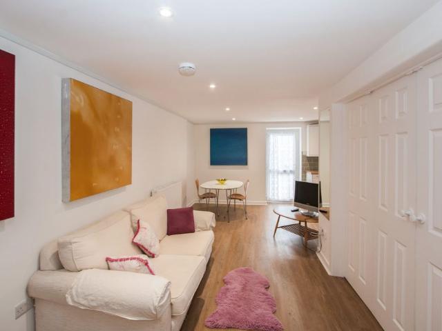 2 bedroom apartment to rent Belle Vue Road, Bournemouth, BH6
