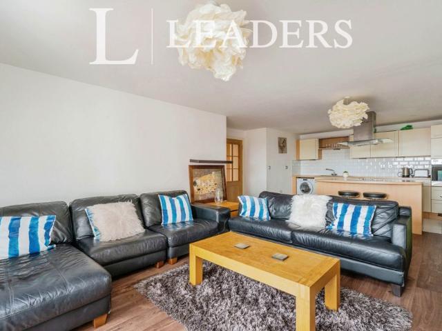 2 bedroom apartment to rent Brecon House, The Canalside, Portsmouth, PO1