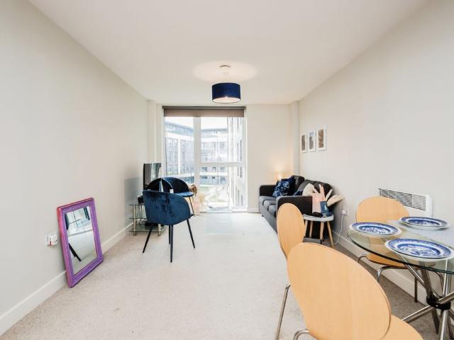 2 bedroom apartment to rent Bridgewater Point, Worrall Street, Salford, M5