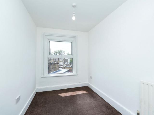 2 bedroom apartment to rent Brockley Road, Brockley, SE4