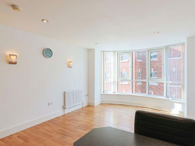 2 bedroom apartment to rent Dolphin Quays, The Quay, Poole, BH15