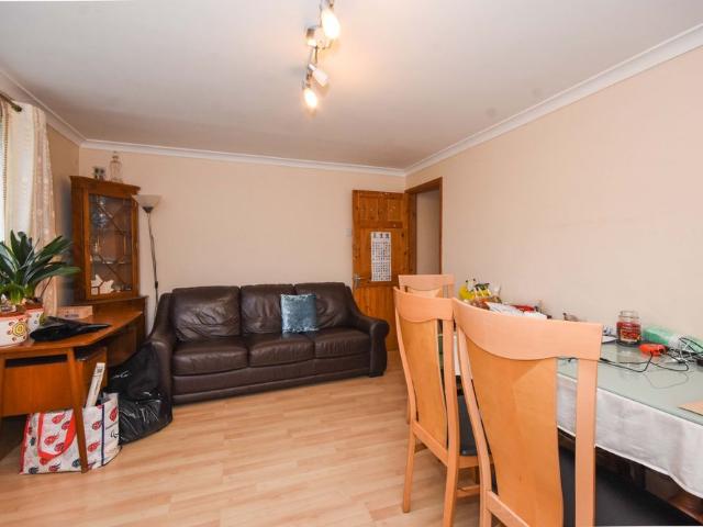 2 bedroom apartment to rent Dorset Avenue, Chelmsford, CM2
