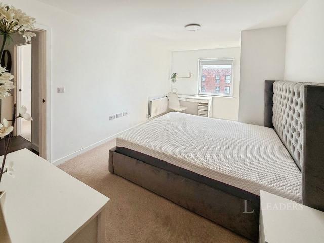 2 bedroom apartment to rent Denyer Walk, Southampton, Hampshire, SO19