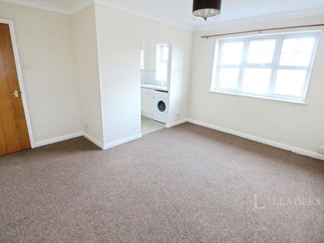 2 bedroom apartment to rent Earls Meade, Luton, Bedfordshire, LU2