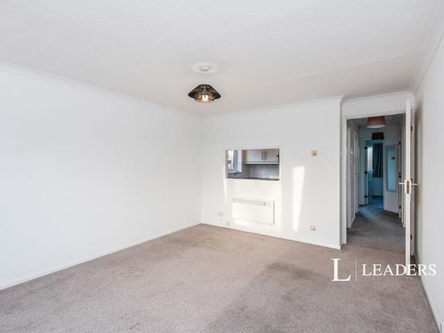 2 bedroom apartment to rent Foxhills, Woking, GU21