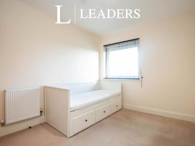 2 bedroom apartment to rent Kempton Drive, Warwick, CV34