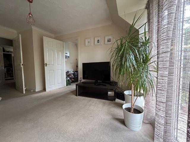 2 bedroom apartment to rent Haynes House, 105 Mount Pleasant, Redditch, B97