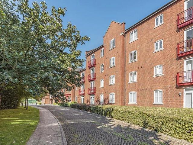 2 Bedroom Apartment To Rent In Coxhill Way, Aylesbury, HP21