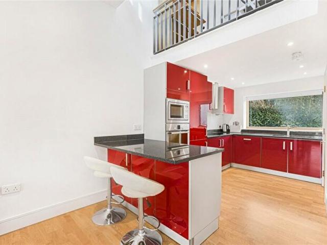 2 Bedroom Apartment To Rent In Contemporary Bedroom, Bathroom Apartment In Central Oxford, OX1