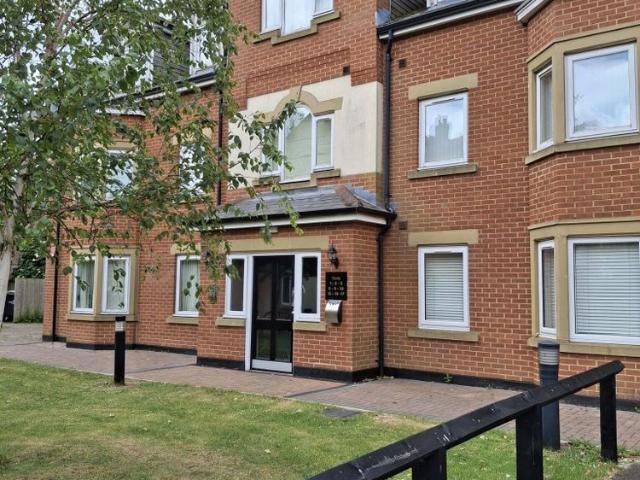 2 Bedroom apartment to rent in Cambridge Square