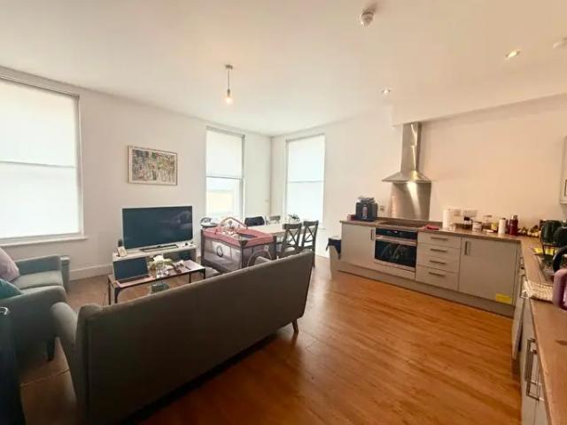 2 Bedroom Apartment To Rent In Carrington Street, Nottingham, Nottinghamshire, NG1