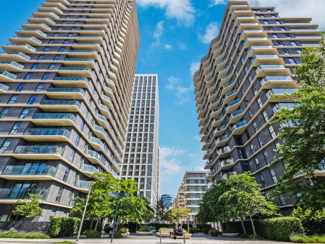 2 bedroom apartment to rent in cassia point 2 glasshouse gardens stratford london e20
