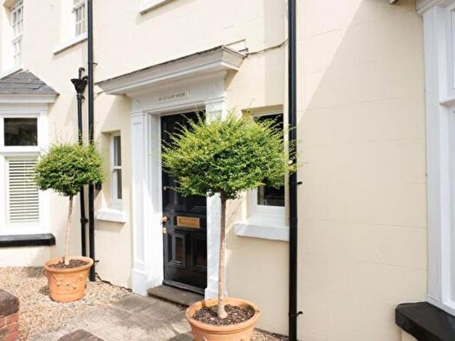 2 Bedroom Apartment To Rent In Abbey Hill, Kenilworth, CV8