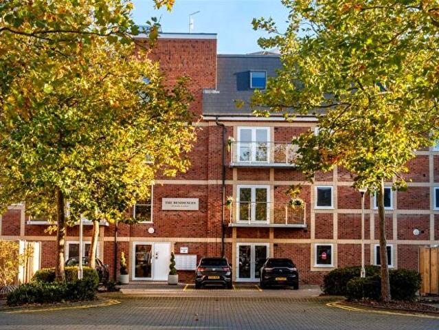 2 Bedroom Apartment To Rent In Alton Mews, Aylesbury, HP19