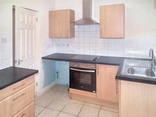 2 Bedroom Apartment To Rent In Bowling Green Avenue, Kettering, NN15