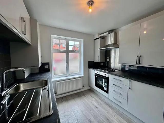 2 Bedroom Apartment To Rent In Boleyn Court, Nottingham, NG7