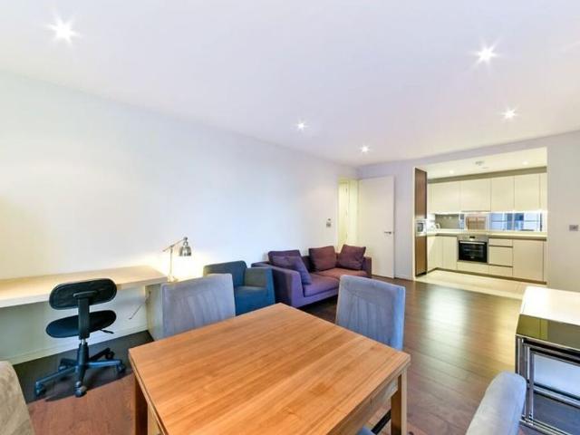 2 bedroom apartment to rent in Baltimore Wharf, London E14