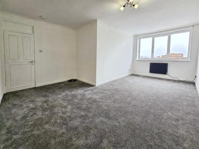 2 Bedroom Apartment to Rent in Baronson Gardens, Northampton, NN1